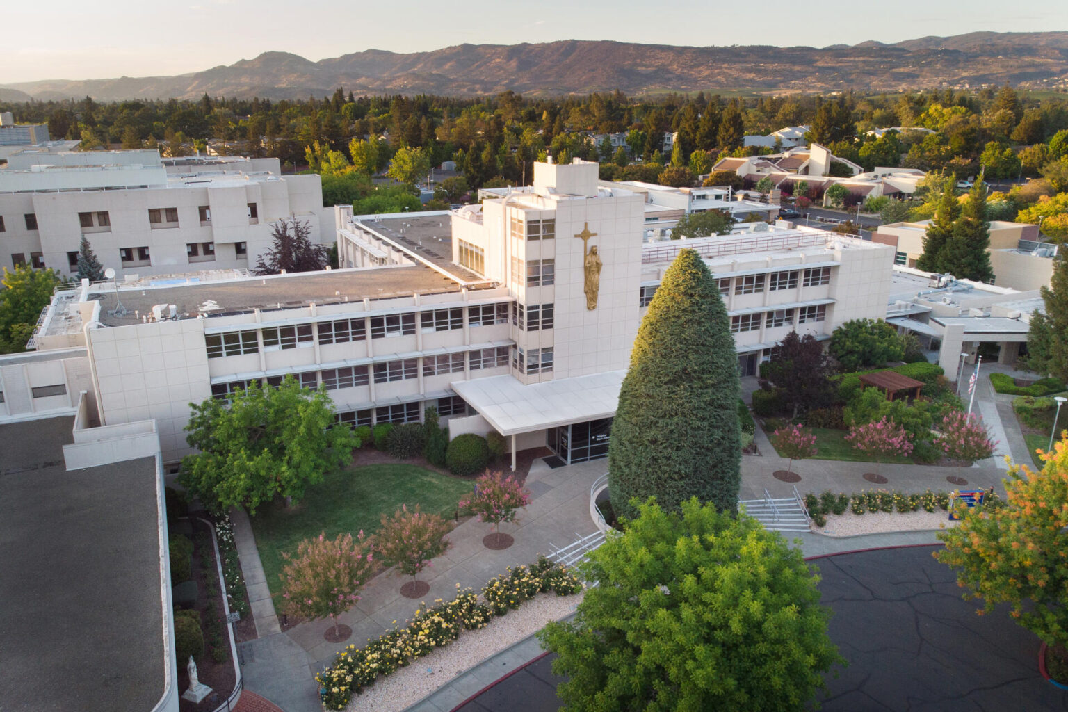 Queen of the Valley Medical Center Unveils New Rapid Care Unit | Queen ...